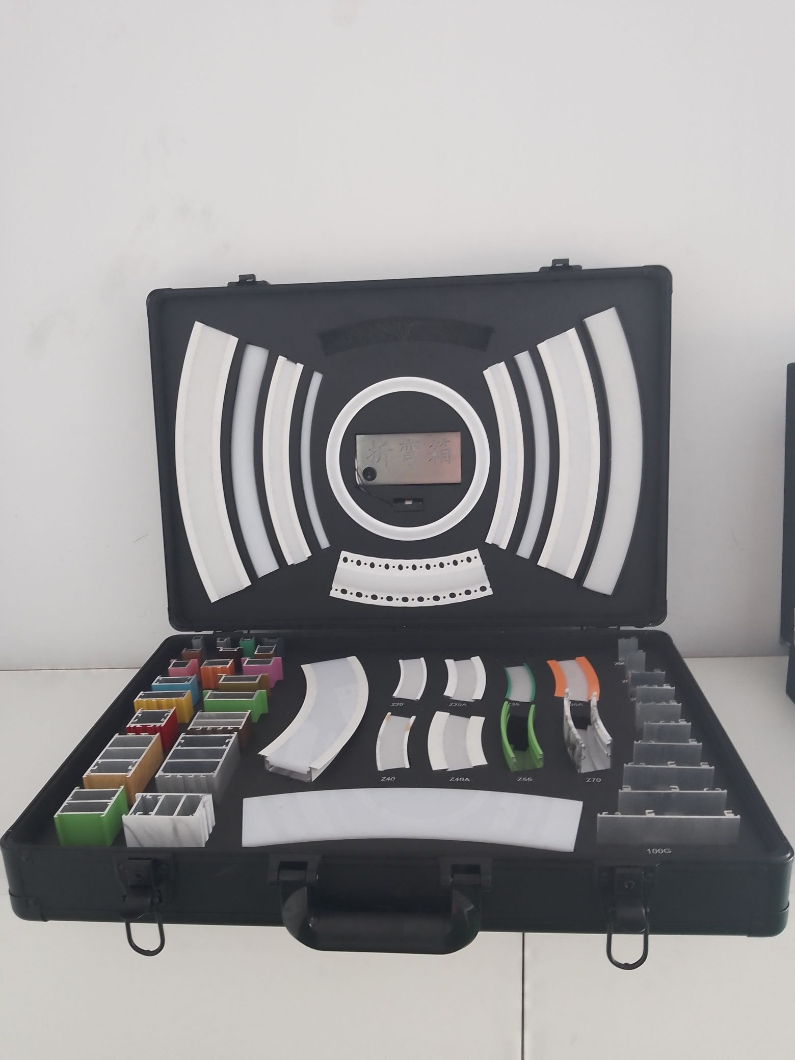 LED CURVED PROFILE DEMO CASE 02